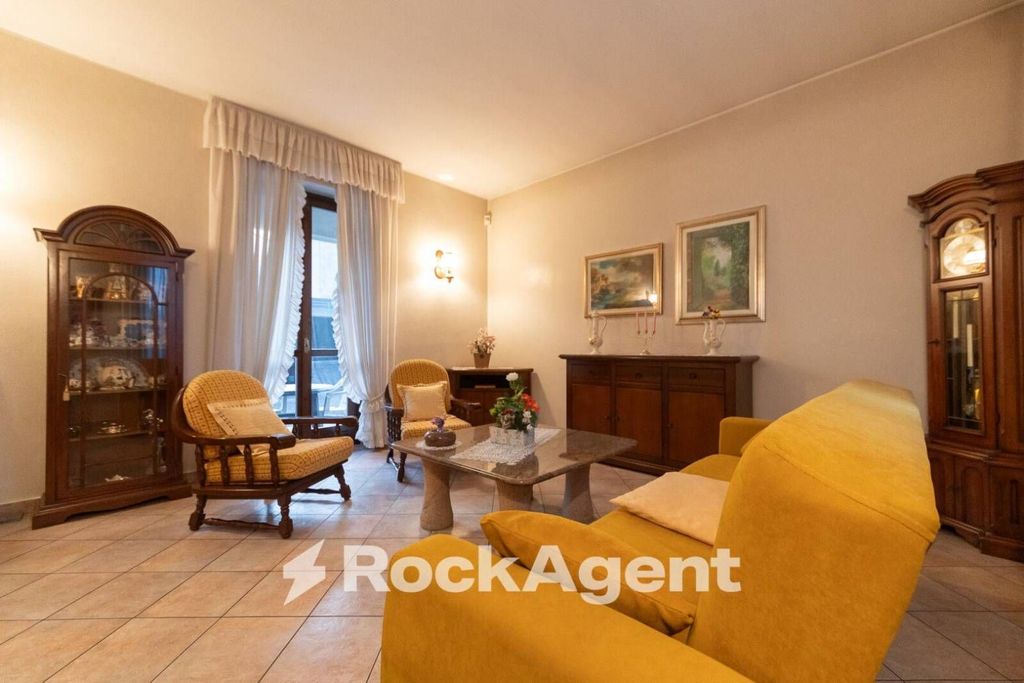 Prestigiosa villa di 250 mq in vendita, Via Vittorio Alfieri, 39, Cerro ...