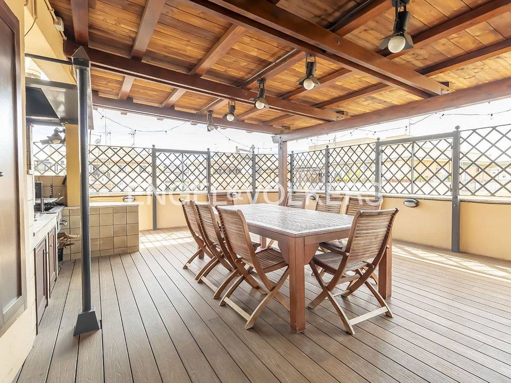 Exclusivo ático de 164 m2 en venta Via Marco Valerio Corvo, Roma, Lazio ...