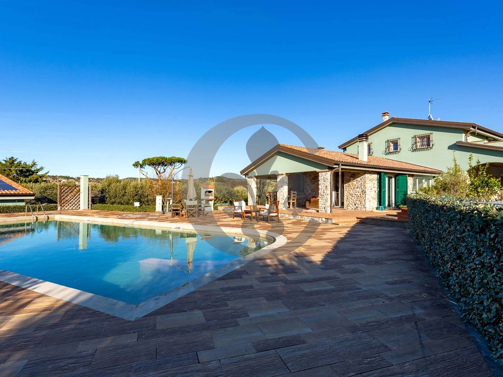 Vendita Villa In San Vincenzo - 7 Villa Piscina San Vincenzo Offerte A ...