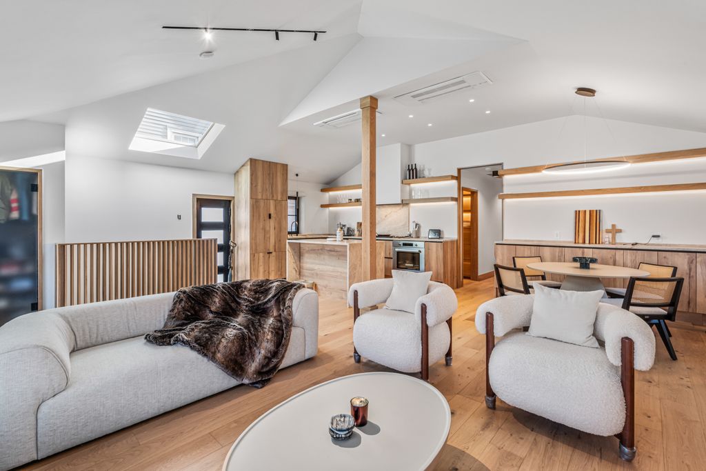 3 bedroom luxury Detached House for sale in Beechhurst, New York ...