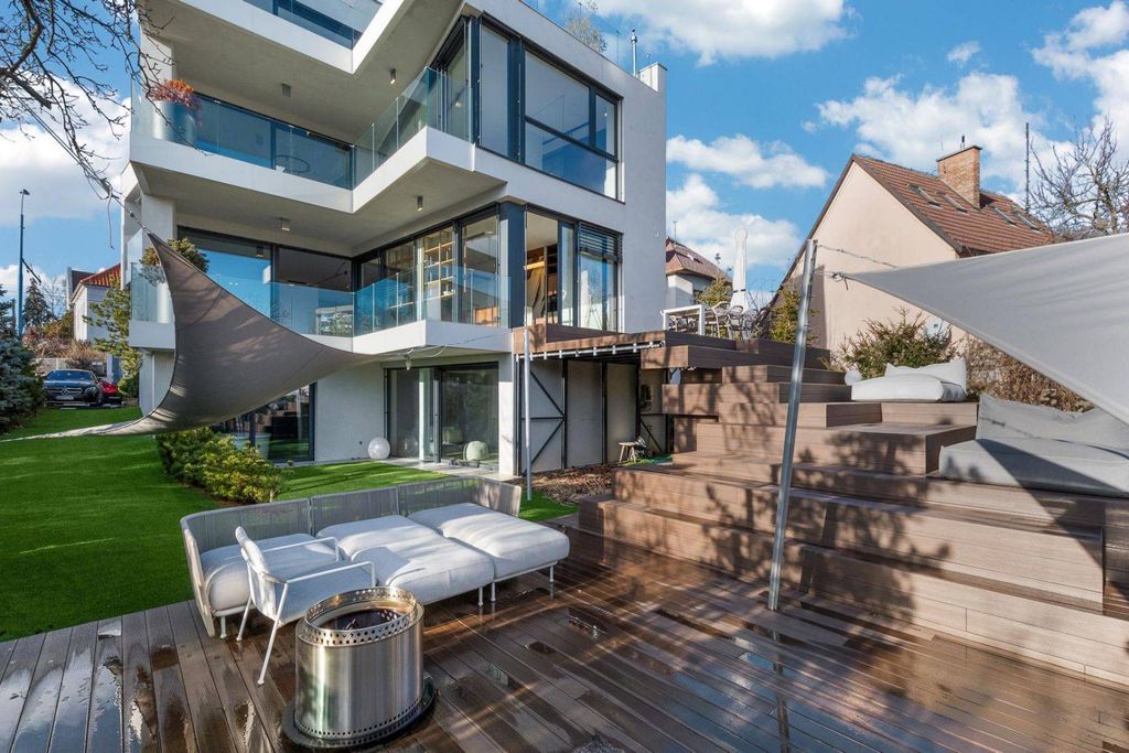 Luxury Townhouse for sale in Bratislava, Slovakia - 129790911 ...
