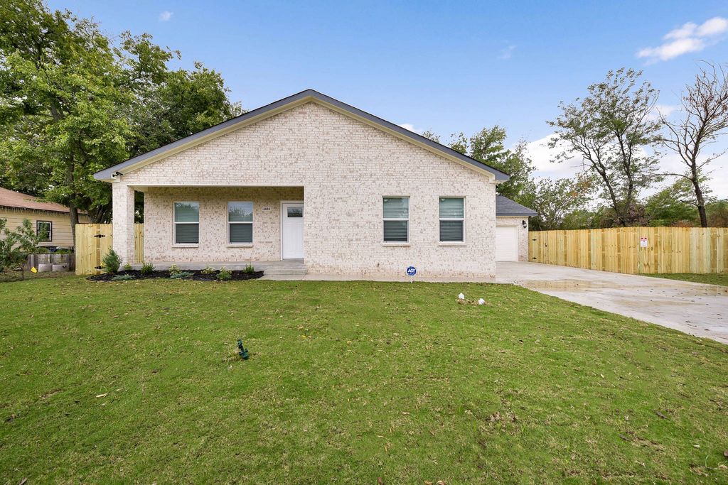 Fort Worth, Texasの 売却高級一戸建て住宅 183 m² - 130843548 - LuxuryEstate.com