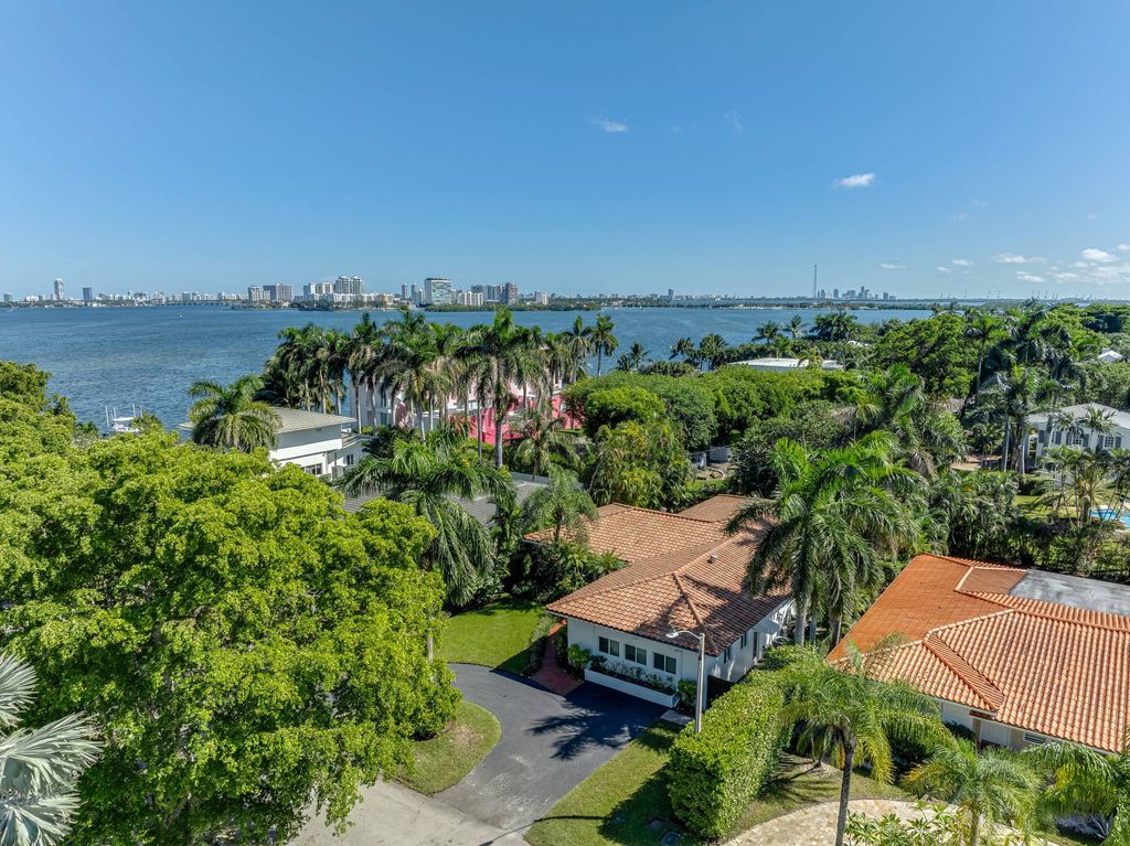 Vivienda de alto standing de 293 m2 en venta Miami Shores, Estados ...