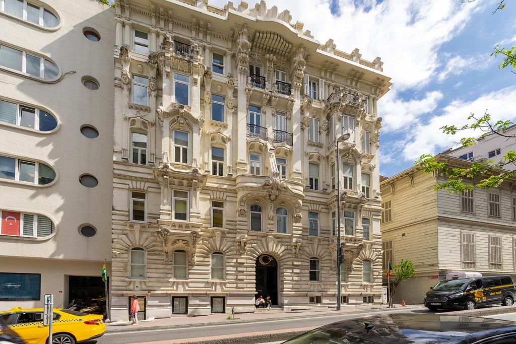 8 room luxury House for sale in Beyoğlu, Istanbul - 129158224 ...