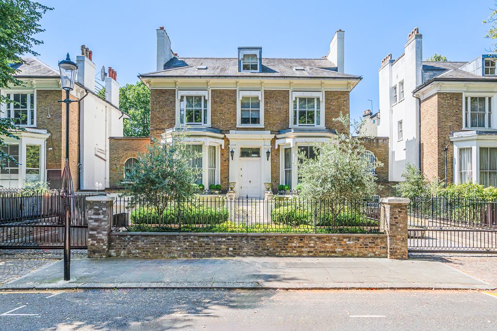 7 bedroom luxury Detached House for sale in London, England - 130636474 ...