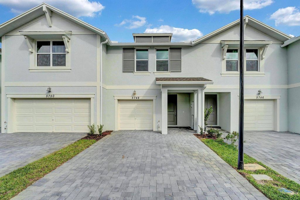Luxury Townhouse for rent in Stuart, Florida - 130976861 - LuxuryEstate.com