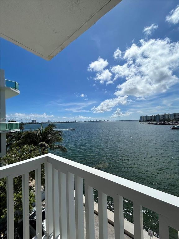 Luxury apartment complex for rent in Miami Beach, Florida - 130721280 ...