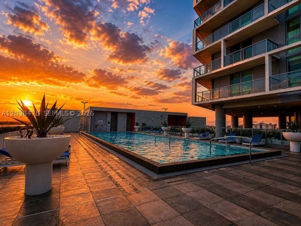 Luxury apartment complex for rent in Sunrise, United States - 132684949 ...