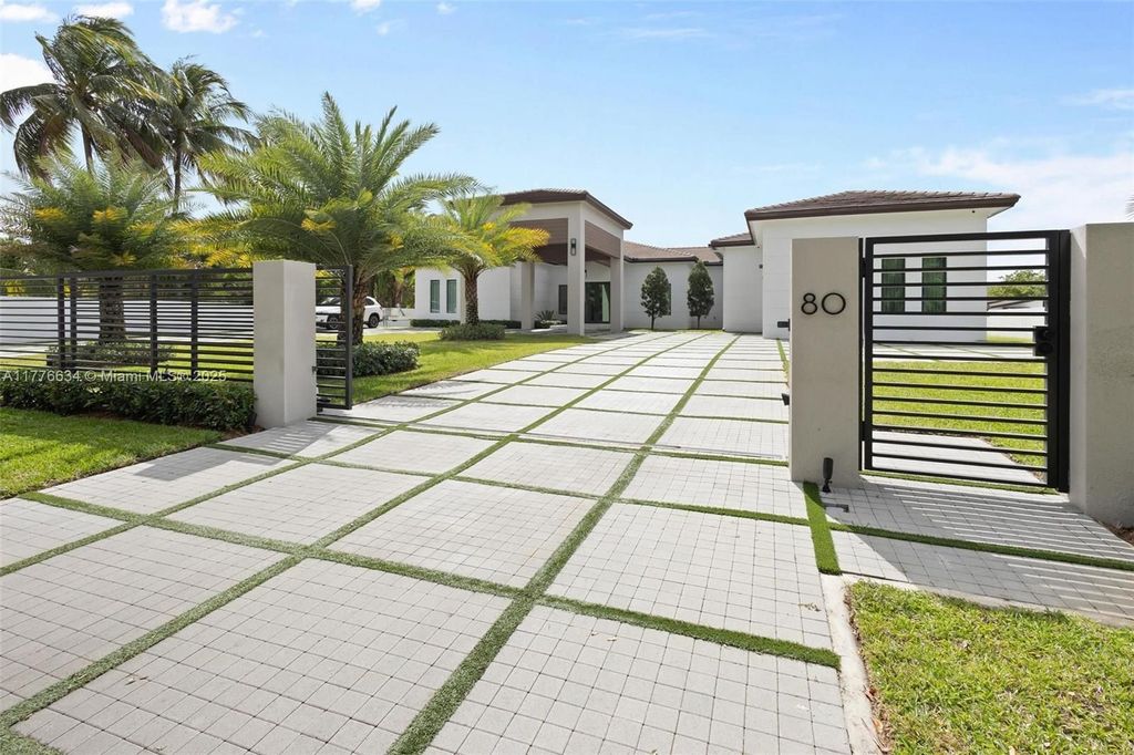 5 bedroom luxury Villa for sale in Miami Terrace Mobile Home, United ...