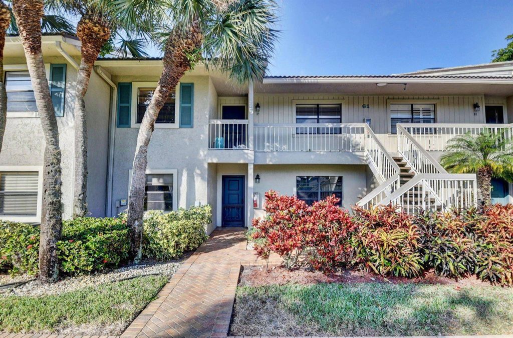 Luxury apartment complex for rent in Boynton Beach, United States ...