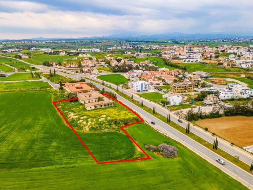 Terreno di 7428 mq in vendita - Káto Lakatámeia, Nicosia, Nicosia ...
