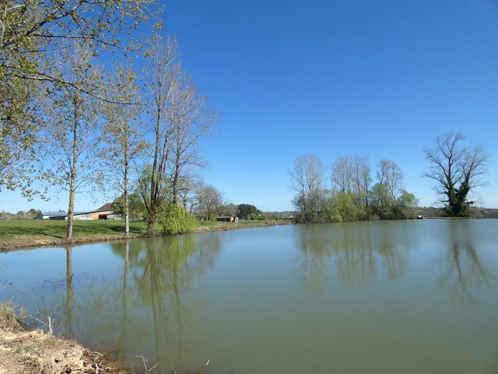 Maison de luxe en vente à Génis, France - 130555835 - LuxuryEstate.com