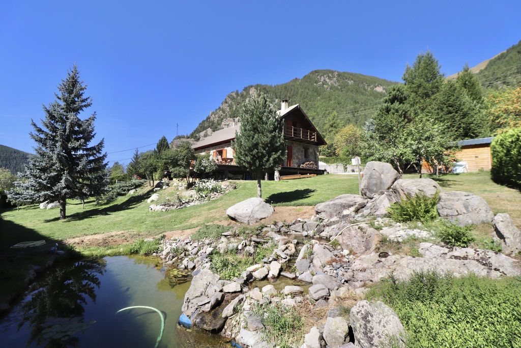 Chalet de prestige de 7 pièces en vente Belvédère, Provence-Alpes-Côte ...