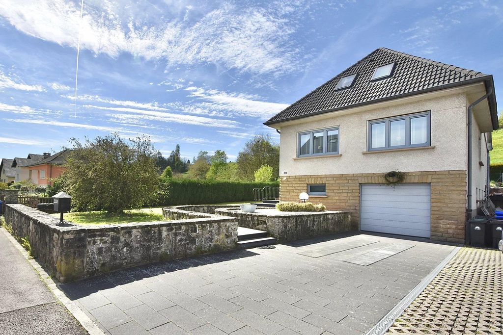 Maison de 5 chambres de luxe en vente à 39, rue des jardins, Bissen ...