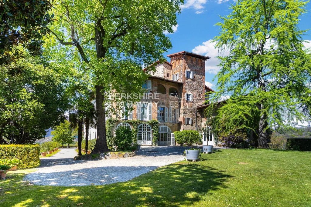 Castle for sale - Torre Canavese, Italy - 130192787 - LuxuryEstate.com
