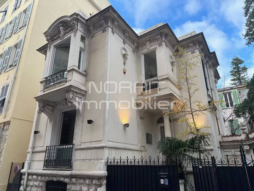 Maison de luxe de 6 pièces en vente à Nice, Provence-Alpes-Côte d'Azur ...