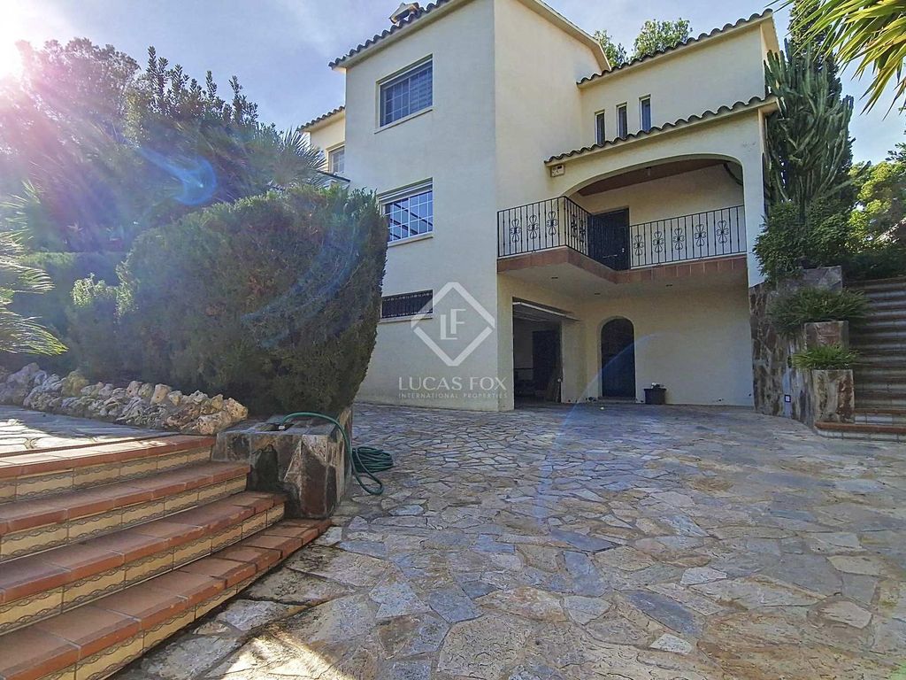 6 room luxury Villa for sale in Cunit, Catalonia - 129809357 ...