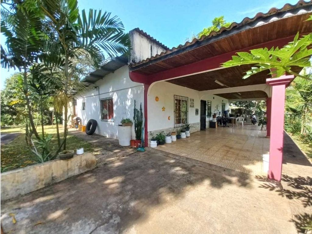 Exclusive farmhouse for sale in Panama City, Panama - 131168164 ...