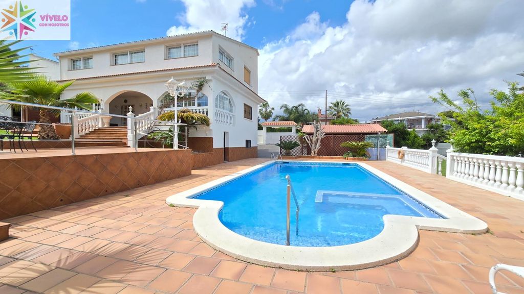 6 room luxury Villa for sale in Cunit, Catalonia - 129446138 ...
