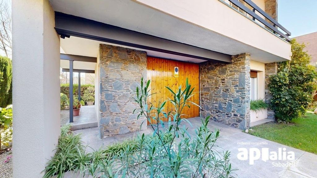 À venda Casa Exclusiva de 252 m2, Barberà del Vallès, Espanha ...