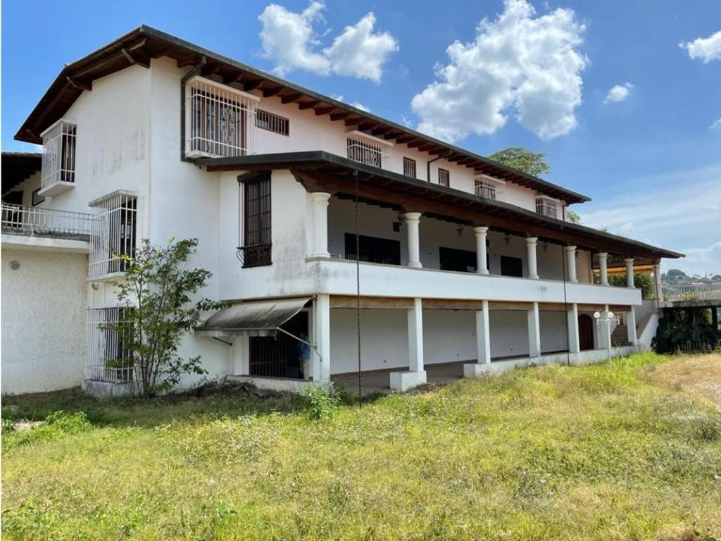 Luxury House for sale in Caracas, Venezuela - 129281642 - LuxuryEstate.com