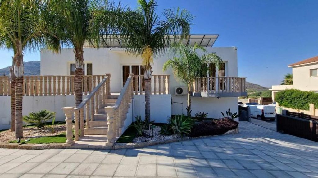 Luxuriöse Villa zu verkaufen in Palodeia, Limassol District - 129853518 ...