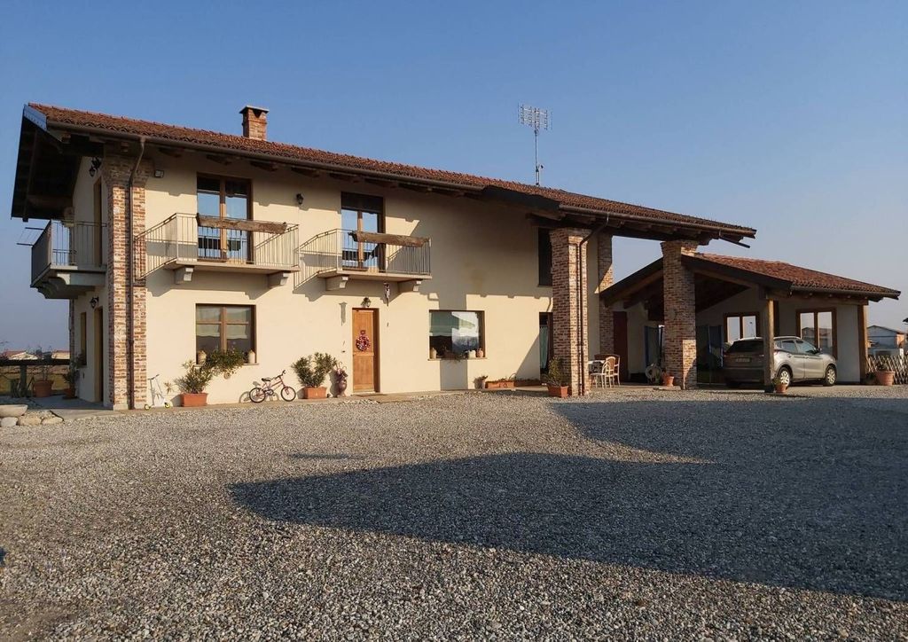 Luxury Villa for sale in Busca, Italy - 130948625 - LuxuryEstate.com