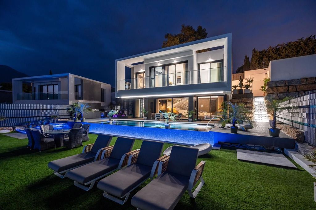 Exclusiva Villa / Chalet de 142 m2 en venta en Marbella, España ...