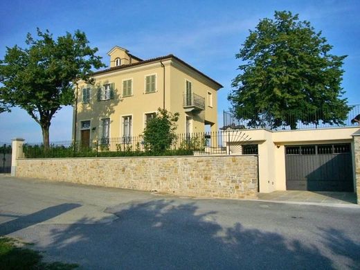 PIEMONTE HOUSES, Dogliani | LuxuryEstate.com