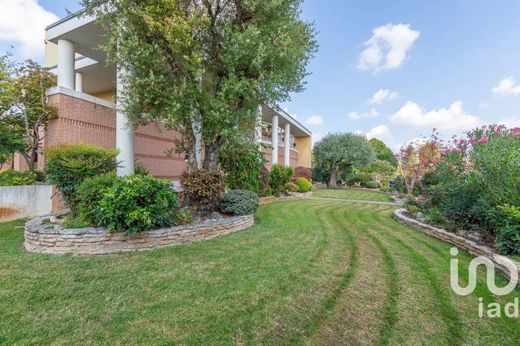 Luxury villas for sale in the province of Padua - LuxuryEstate.com