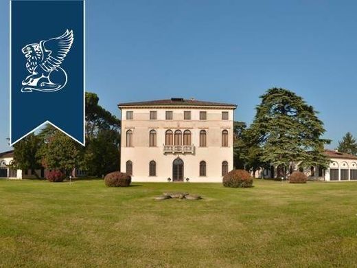 Lionard Luxury Real Estate, Florence | LuxuryEstate.com