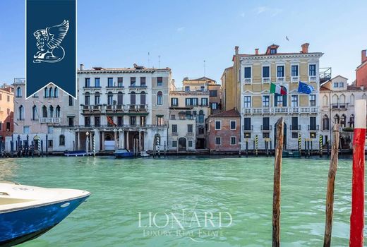 Venice: Villas and Luxury Homes for sale - Prestigious Properties in ...