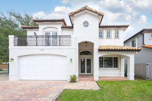 Casas de lujo en venta en Miami Springs, Miami-Dade County - LuxuryEstate.com