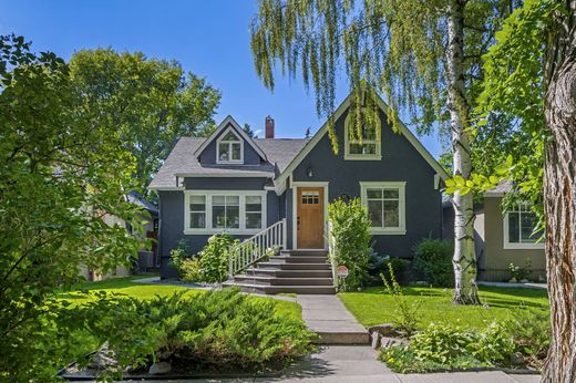 Luxury homes for sale in Calgary, Alberta - LuxuryEstate.com