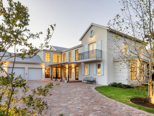 Luxury Homes South Africa for sale - Prestigious Villas and Apartments ...