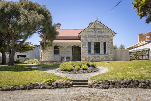 Melbourne: Villas and Luxury Homes for sale - Prestigious Properties in ...