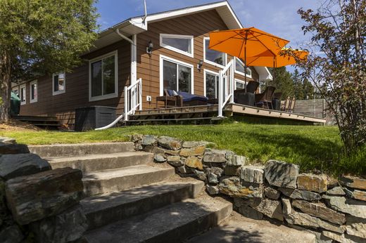 Luxury Properties for sale in Baynes Lake, British Columbia ...