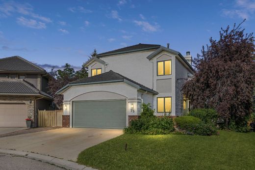 Luxury homes for sale in Calgary, Alberta - LuxuryEstate.com