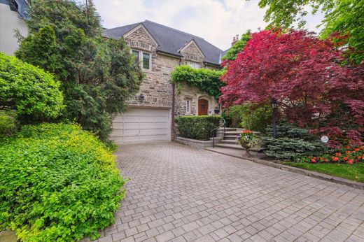 Luxury homes for sale in Toronto, Ontario - LuxuryEstate.com