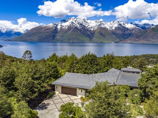 Queenstown: Villas and Luxury Homes for sale - Prestigious Properties ...