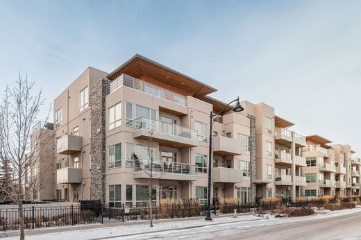 Luxury Real Estate in Alberta Province - LuxuryEstate.com