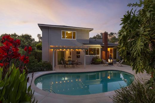Luxury Properties for sale in Los Angeles, California - LuxuryEstate.com