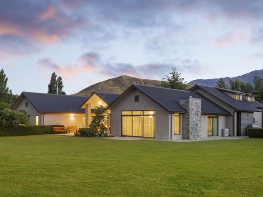 Luxury Homes New Zealand for sale - Prestigious Villas and Apartments ...