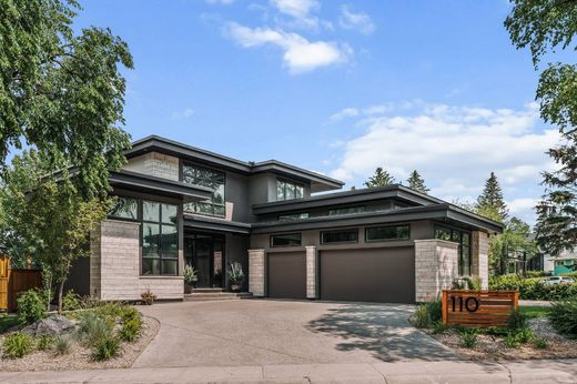 Luxury homes for sale in Calgary, Alberta - LuxuryEstate.com