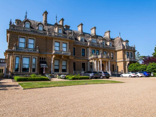 Luxury Homes for sale region of Surrey - Prestigious Properties in ...