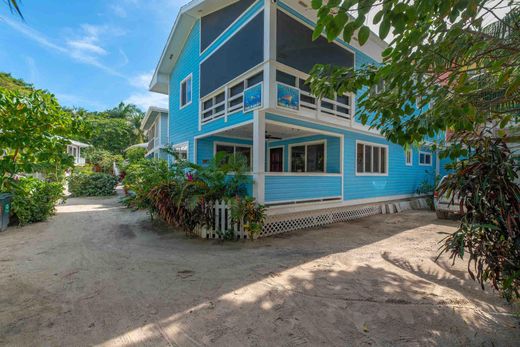 Luxury apartments for sale in Roatán, - LuxuryEstate.com