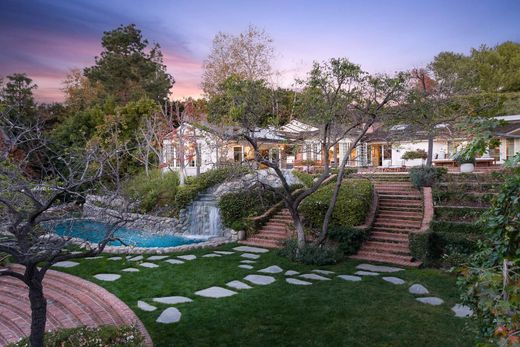 Luxury homes for sale in Los Angeles, California - LuxuryEstate.com