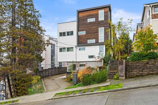 Neda Perrina | Realogics Sotheby's International Realty, Bellevue ...