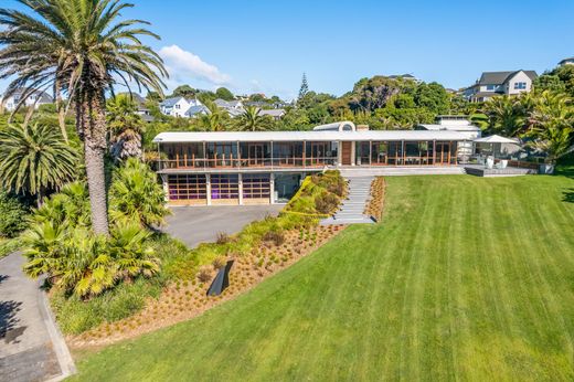 Wellington: Villas and Luxury Homes for sale - Prestigious Properties ...