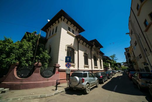 Bucharest: Villas and Luxury Homes for sale - Prestigious Properties in ...